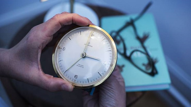 Ndërrohet ora, akrepat shkojnë 60 minuta pas. Nga sot, zyrtarisht me ...